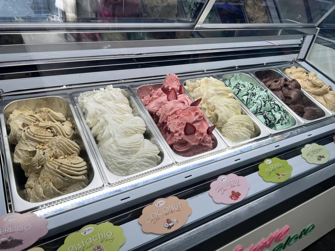 Fiora - gelato display cabinet